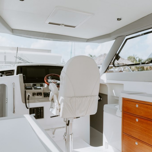 ArrowCat 320 | High End Cruising | Luxury Catamaran