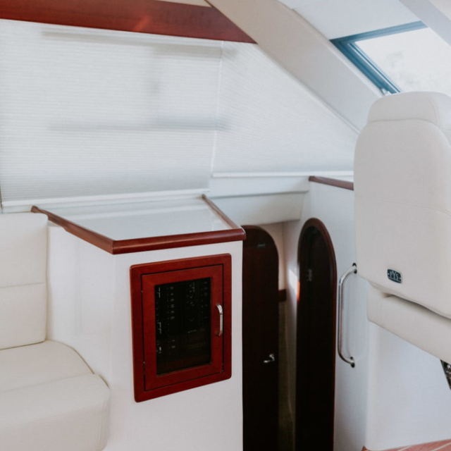 Arrowcat 420 Catamaran | Express Cruiser Catamaran