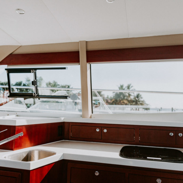 Arrowcat 420 Catamaran | Express Cruiser Catamaran