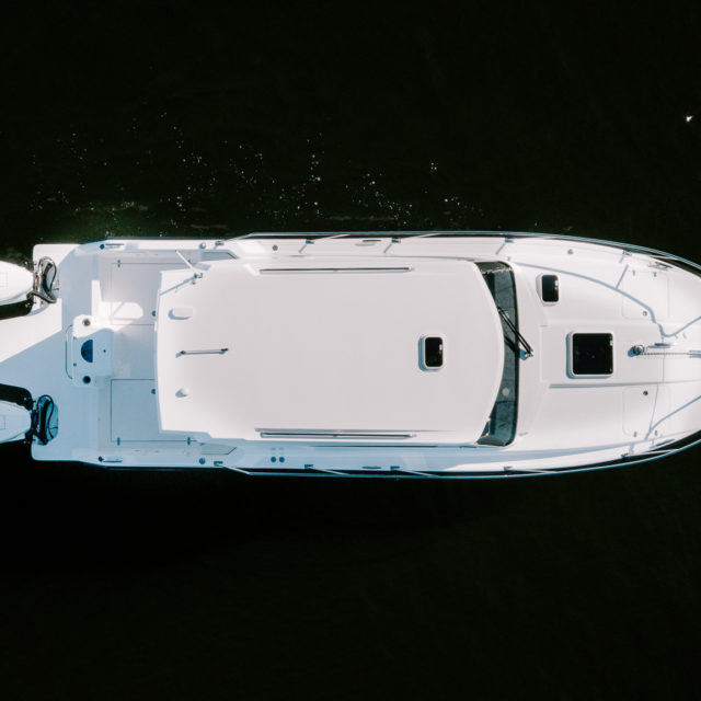 ArrowCat Power Catamarans | The ArrowCat 320 Express Cruiser