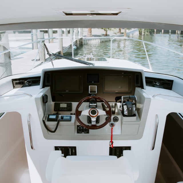 ArrowCat Power Catamarans | The ArrowCat 320 Express Cruiser