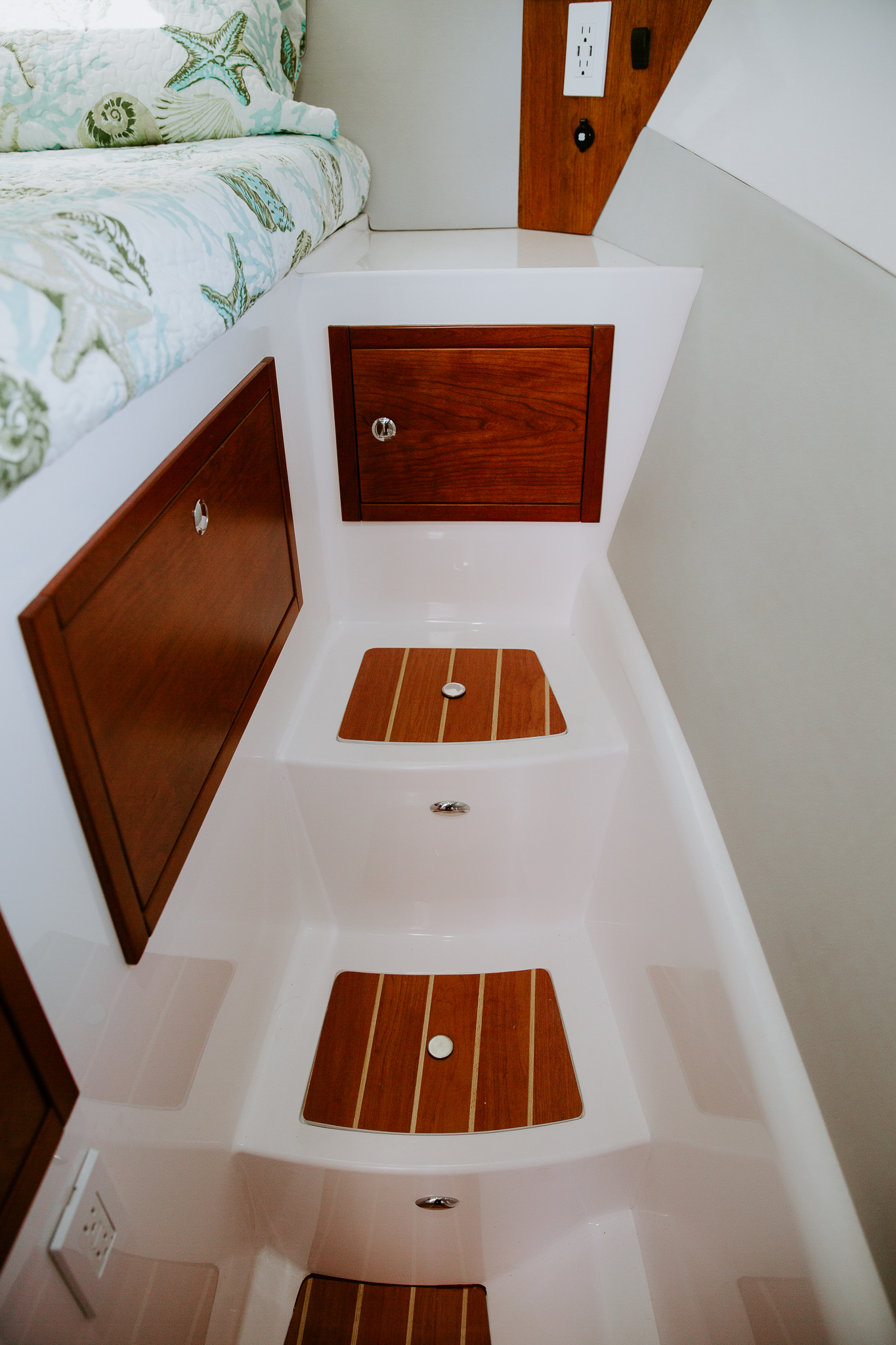 ArrowCat Power Catamarans | The ArrowCat 320 Express Cruiser