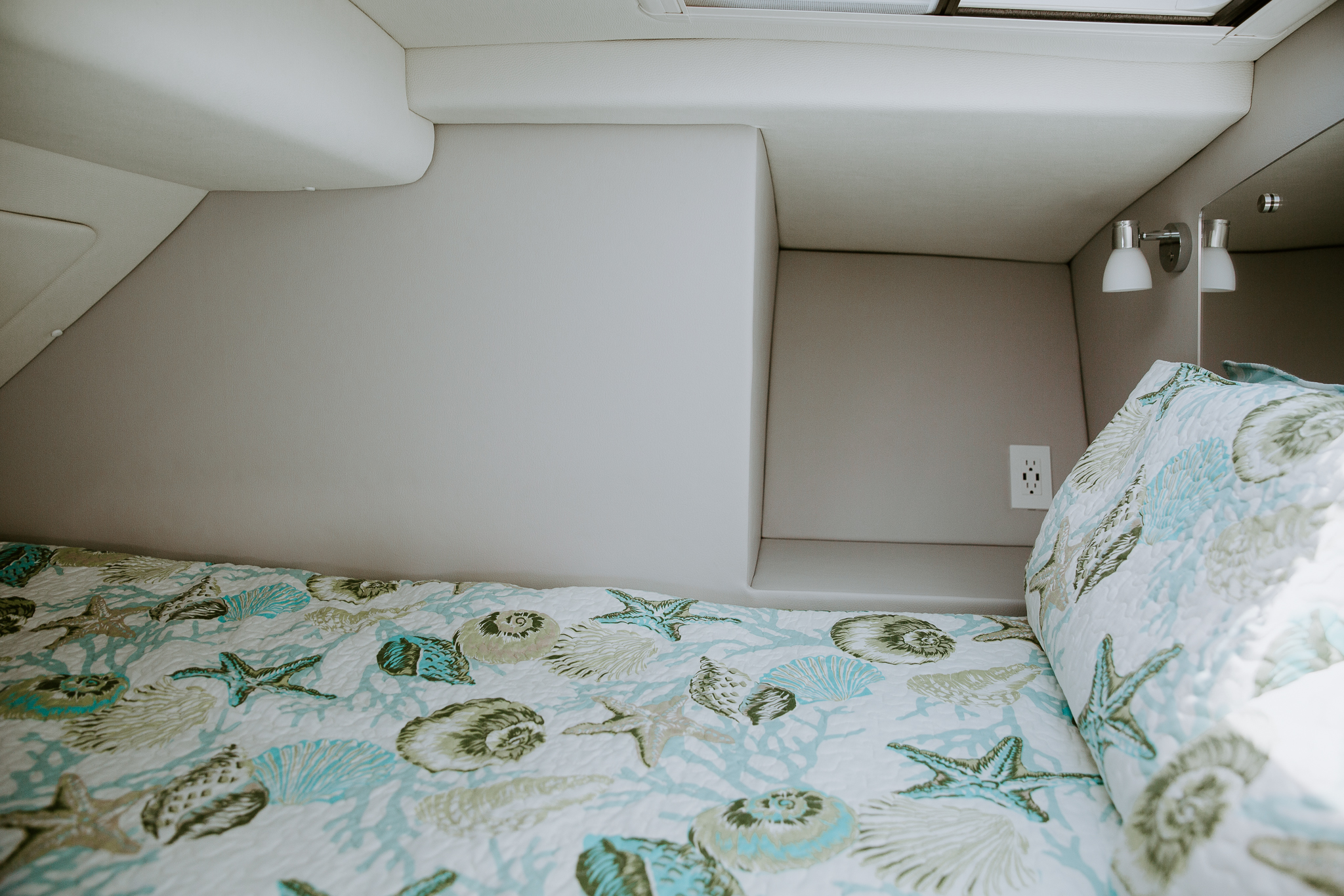 ArrowCat Power Catamarans | The ArrowCat 320 Express Cruiser